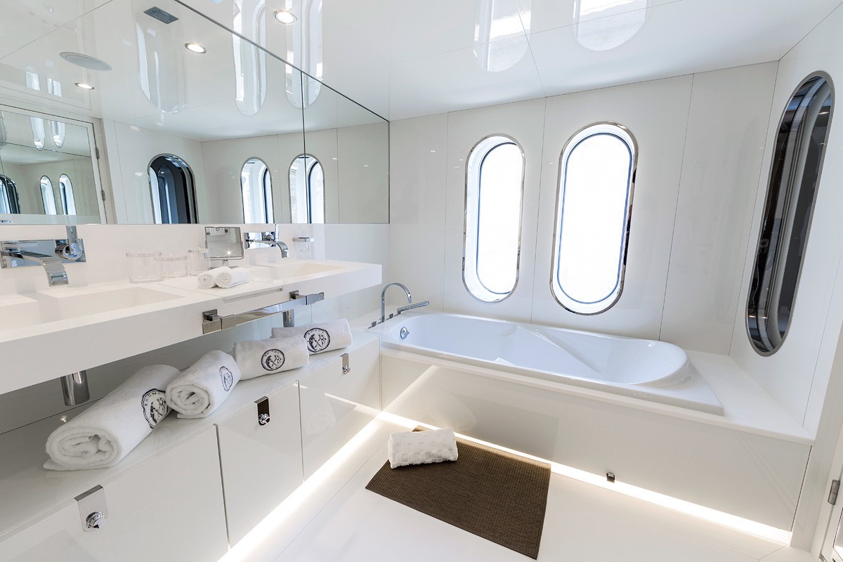 Yacht ENIGMA XK, Atlantic Refit Ctr. | CHARTERWORLD Luxury Superyacht ...
